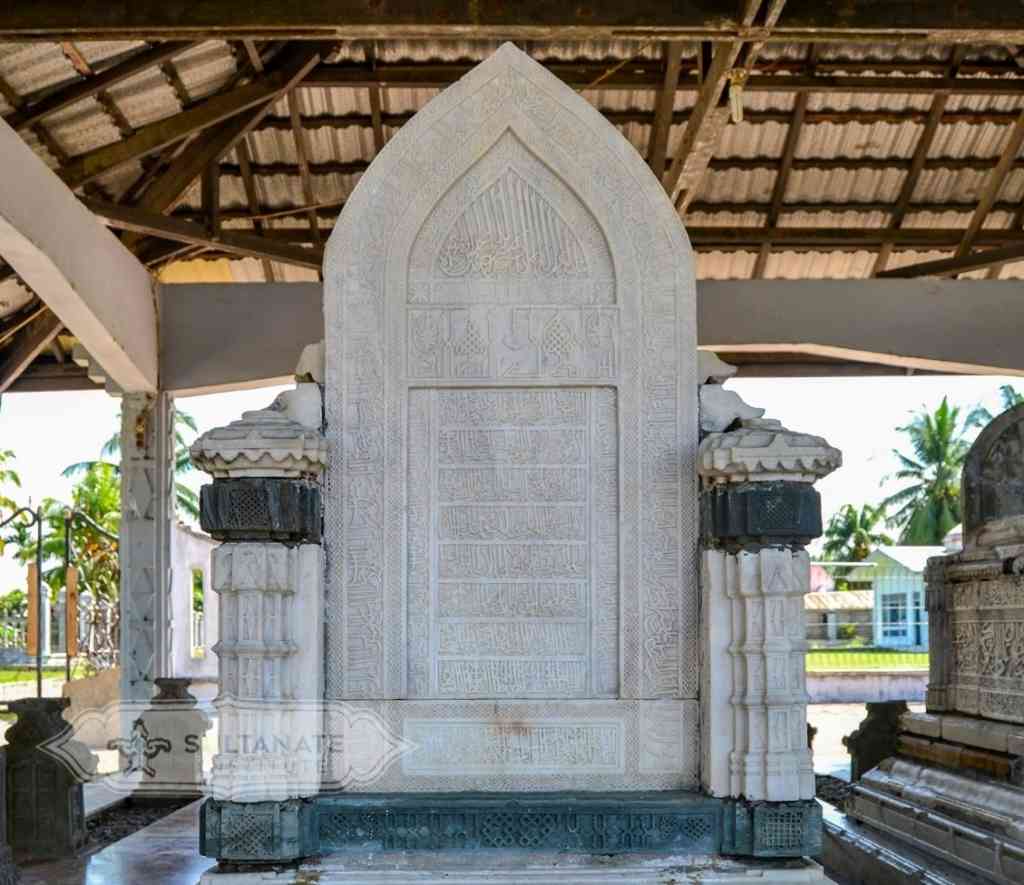 Batu Nisan Malikah Nahrasyiyah: Ratu Pertama di Kesultanan Samudra ...